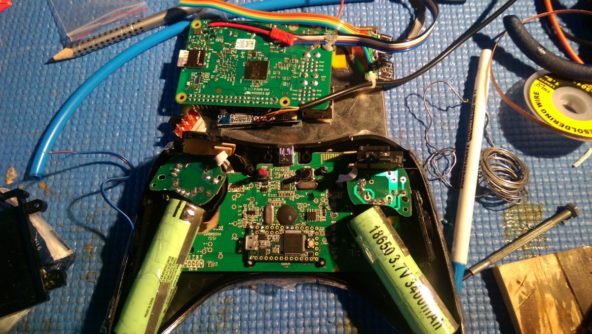 Raspberry Pi RetroPie Hand-Held Gaming Device - Open-Electronics