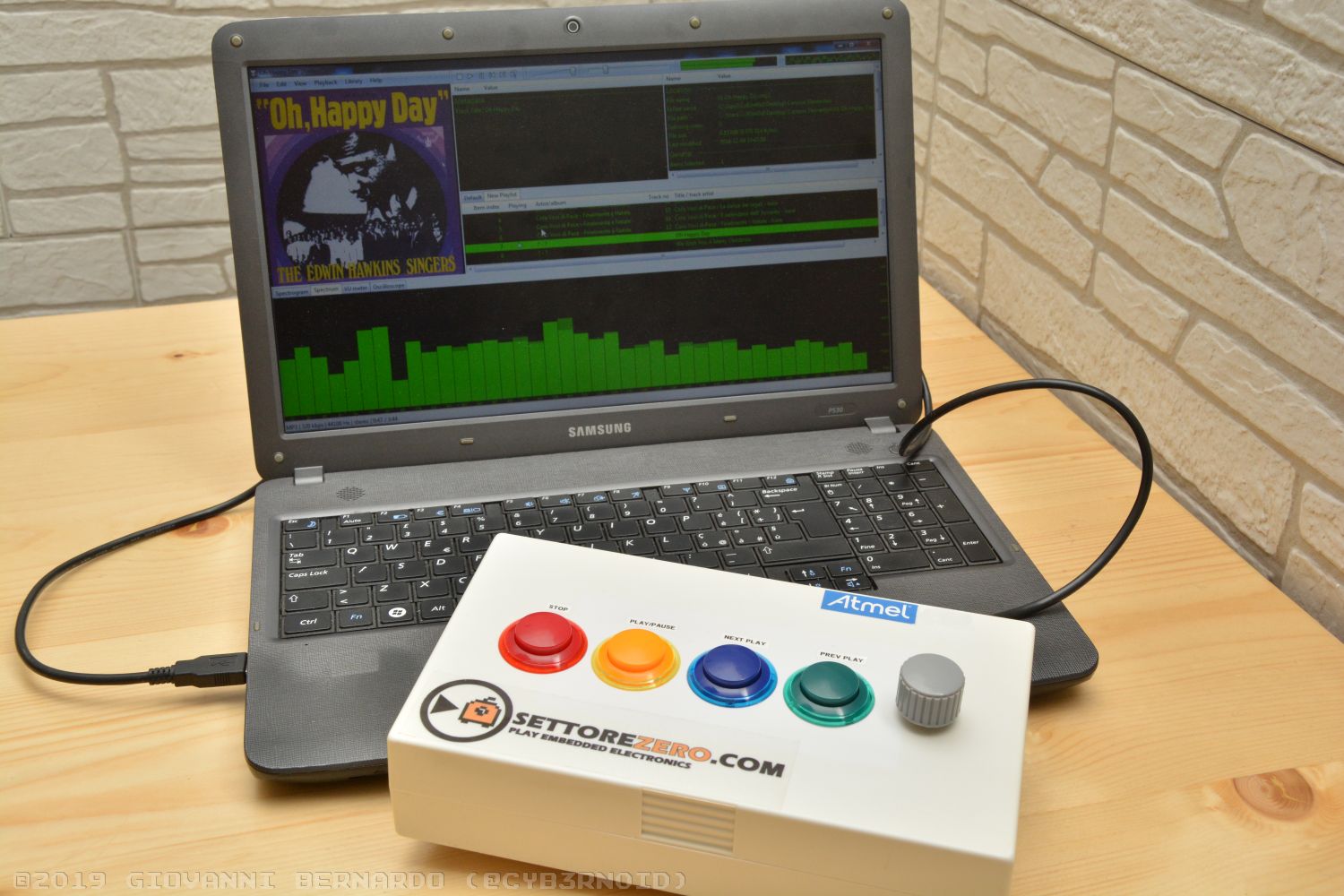 Arcade Buttons Make a Great Multimedia Keyboard - Open-Electronics